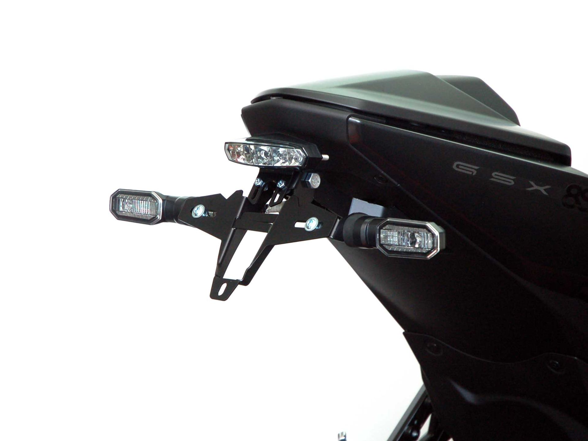 Soporte de matrícula IQ1 para Suzuki GSX-8S (2023-2026) con luz trasera